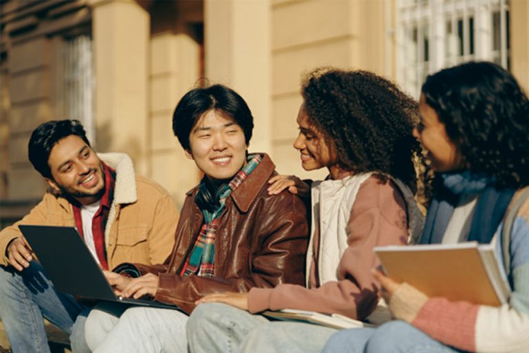 Making Friends at University: Your Guide to an Awesome Social Life